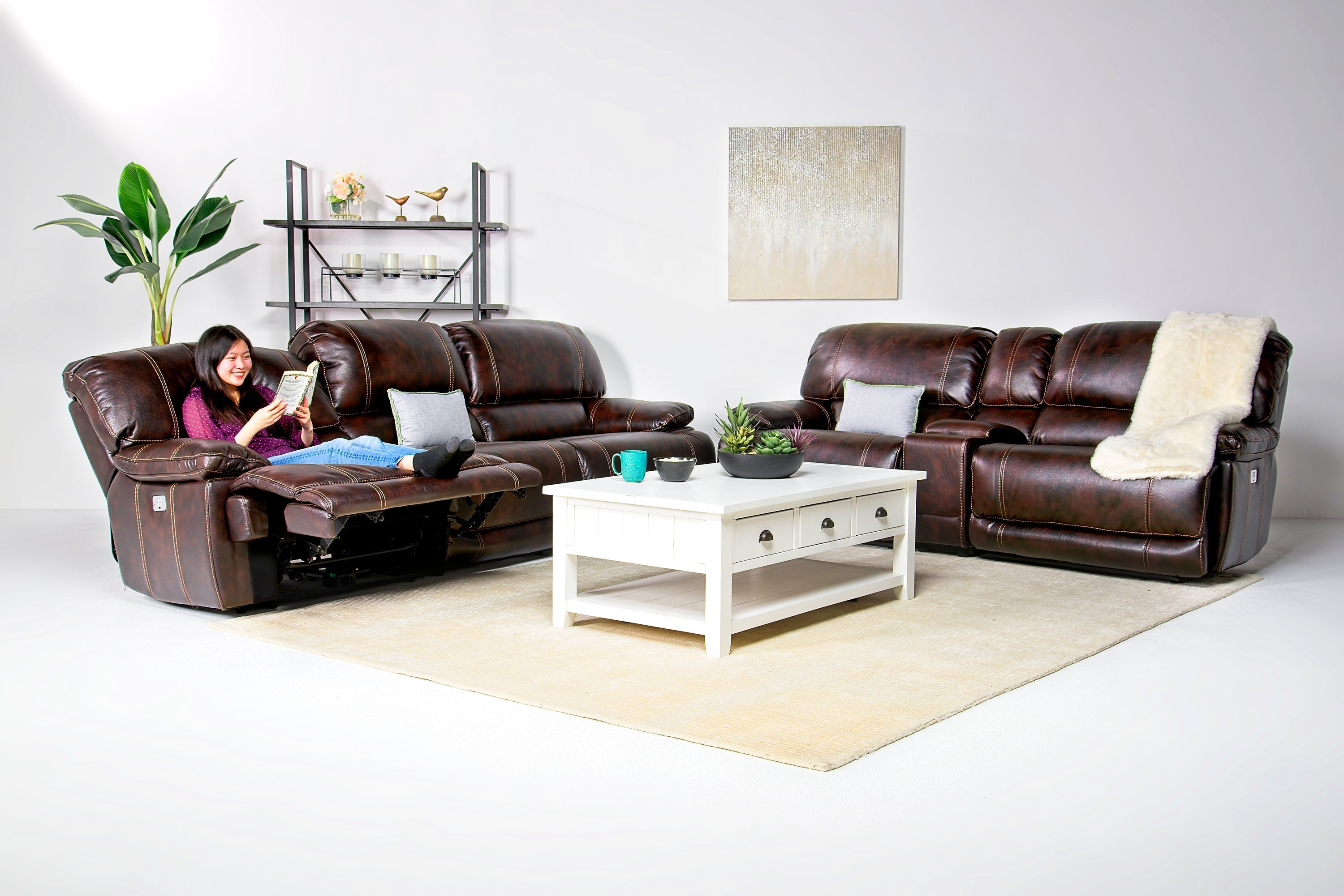 How to Choose the Best Living Room Set for Your Family | Mor Furniture